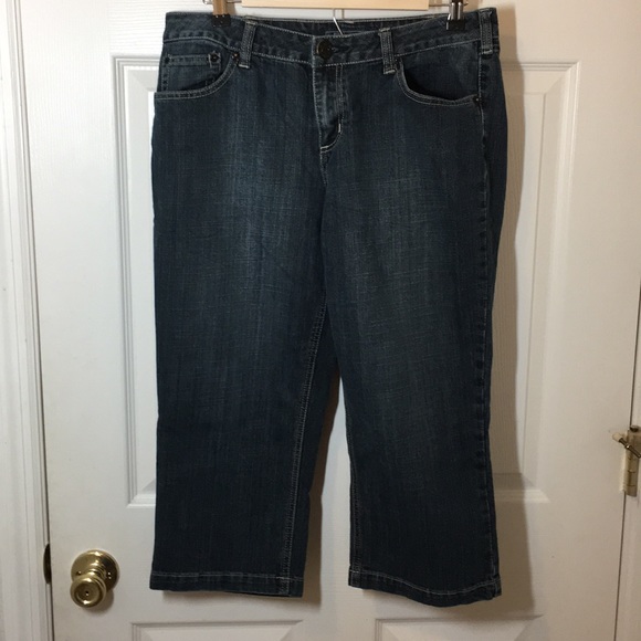 Baccini | Jeans | Euc Baccini Jean Capris Size Wembroidery | Poshmark